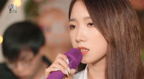 190613 孟美岐 1080p 火箭少女101研究所 唱歌 《陌生的女孩》手机新浪网