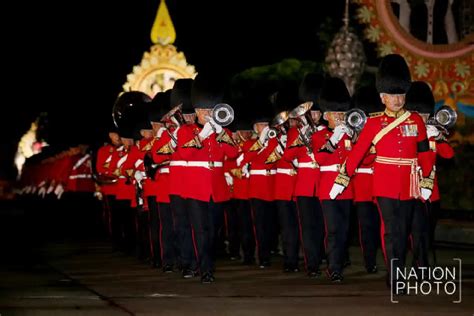 หน่วยทหารมหาดเล็กราชวัลลภรักษาพระองค์ร่วมการแสดงชุดพิเศษสาธิตการแต่งกายเครื่องแบบเต็มยศของหน่วย