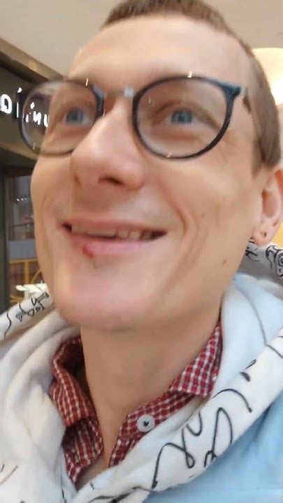 Скажи отражению в зеркале с утра Я тебя люблю И понаблюдай за своим днём Он будет другим