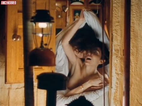 Gina Bellman Nude Pics Page 1