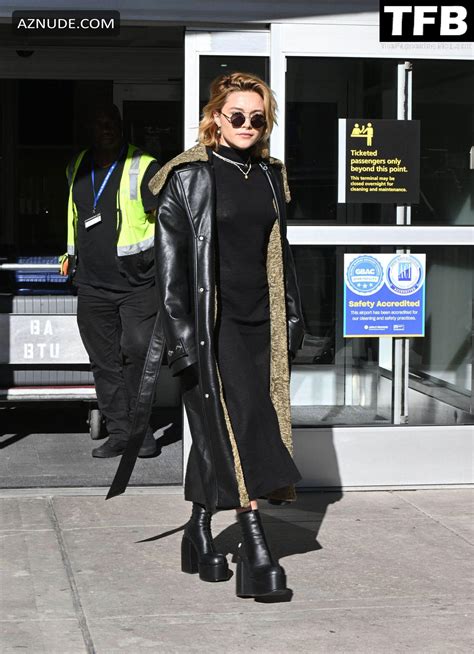 Florence Pugh Sexy Seen Showing Off Her Pokies At The Jfk Airport In