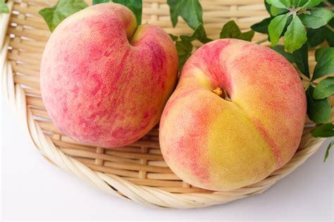 腸と肌がキレイになる！桃の効果的な食べ方2つ つやプラ つやっときらめく美をプラス｜40代からのエイジングを前向きに