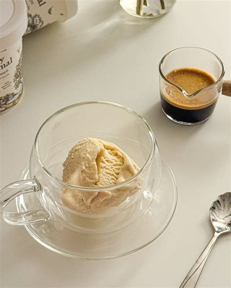 마이노멀 My Normal 찐 한 바닐라 아이스크림🍦 마이노멀 바닐라 아이스크림에 에스프레소 부어 먹으면☕ 간단한데 진짜 맛있어요 좋은 성분으로 만들어 사르르 녹는