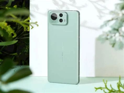 Asus Unveils Its Latest Flagship Phone Zenfone Ultra Powered By Snapdragon Elite