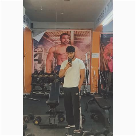 Sushant Bhardwaj 🇮🇳 🫨 Instagram