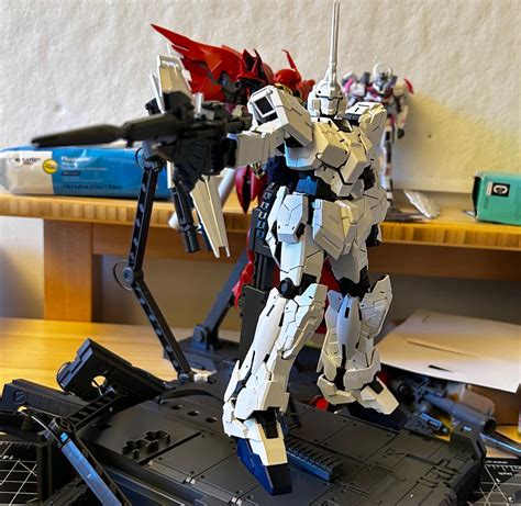 Master Grade Extreme Gundam Unicorn By Matthewatlynn On Deviantart