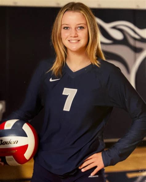 Lainee Mustain Lees Summit West Prep Dig