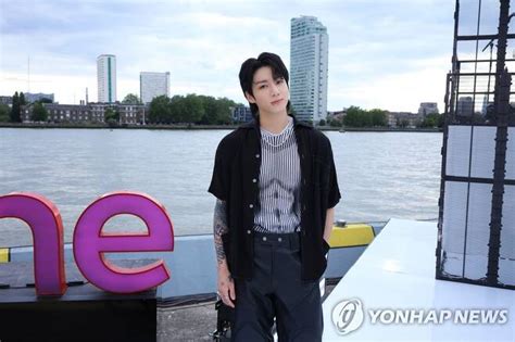 더쿠 Bts 정국 세븐 영국 싱글 차트 6주 연속 진입 26위