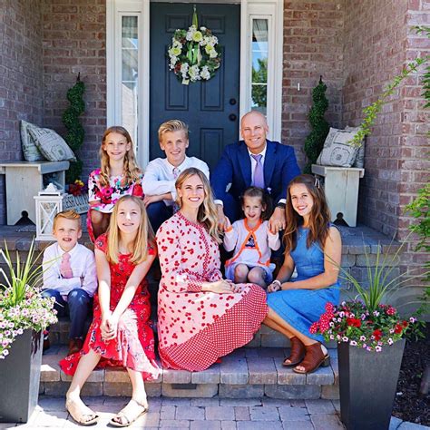 Youtube блогеру Руби Франке вынесли приговор за жестокое обращение с детьми