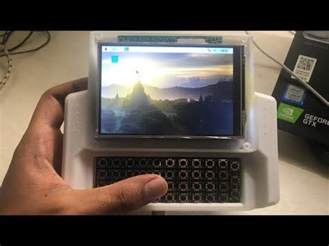 MutantC Is A DIY Sidekick Clone With A Raspberry Pi At Its Heart