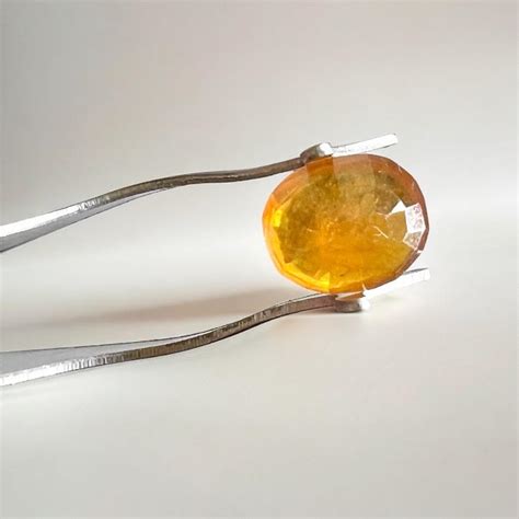 حجر زفير أصفر طبيعي Hello Romance Al Zokhrof