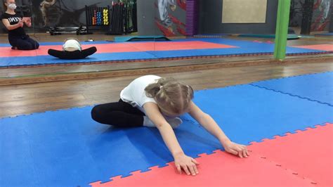 Гимнастический элемент Бабочка Гимнастика Youtube