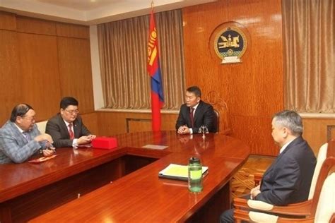 Ерөнхийлөгч Х Баттулга Үндсэн хуулийн ЦЭЦ ШЕЗ Хүний эрхийн гишүүдтэй уулзлаа