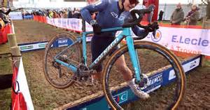 Cyclo Cross Cinquième Place Pour Hélène En Belgique 14e Place à Lille