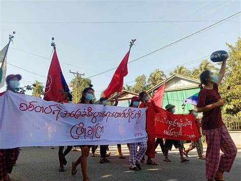လောင်းလုံးတွင် အမျိုးသမီးများ ဦးဆောင်ကာ ဖက်ဆစ် စစ်တပ် အမြစ်ပြတ် ချေမှုန်းရေး ချီတက် ဆန္ဒပ
