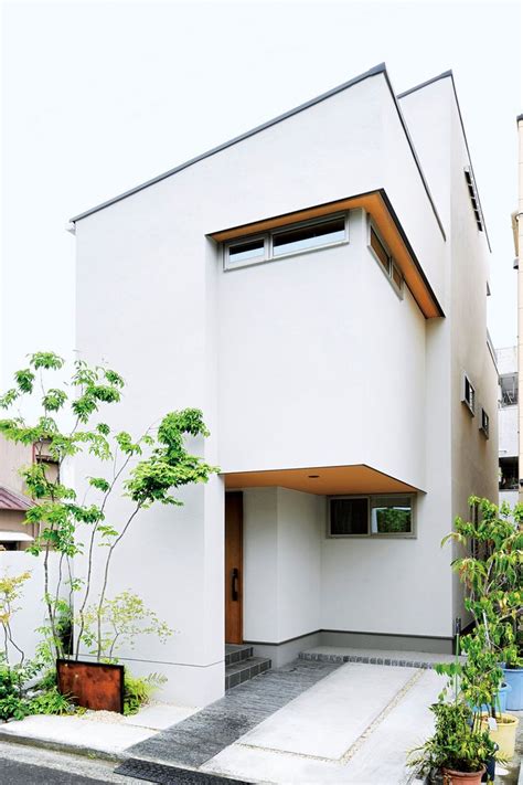 建築実例 デザインのヒントはお手持ちの家具。 狭小地でも明るくスタイリッシュに｜実例紹介｜木造注文住宅、戸建住宅、ハウスメーカー｜住友林業 日本のモダンな家 狭小ハウスデザイン モダン