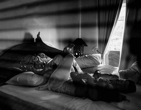 Foto Mesra Raja Ilya Dan Suami Atas Katil Undang Kecaman Netizen