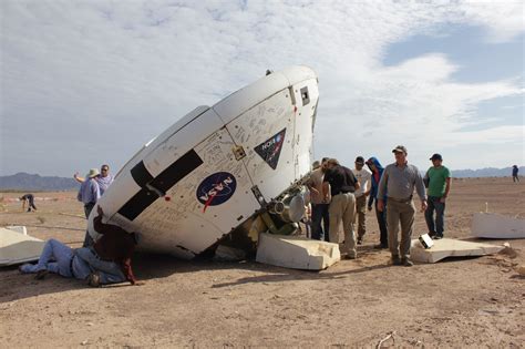 A Close Look At Nasas Orion Spacecraft After Its Parachute Test The