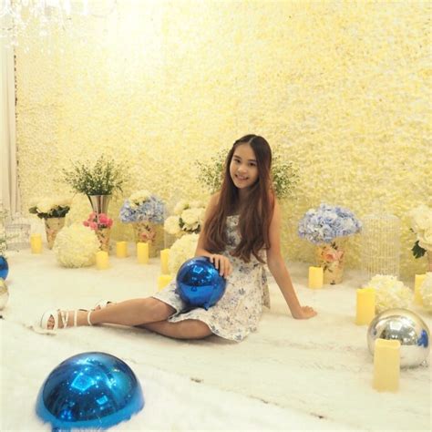 Isabelle Kamikaze Feet