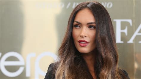 Megan Foxs Go To Bareminerals Red Lipstick Is On Sale My Imperfect Life