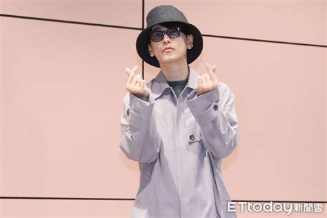 直擊／《初戀》男神佐藤健抵台揮手！燦笑電眼惹千位粉絲尖叫 Ettoday星光雲 Ettoday新聞雲