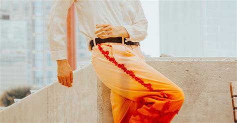 60 년대 70 70 년대 80 년대 90 년대 Pexel 갈색 거리 스타일 건물 배경 건축 검은색 경치 꿈 나무 남성 남성 모델 남성 패션