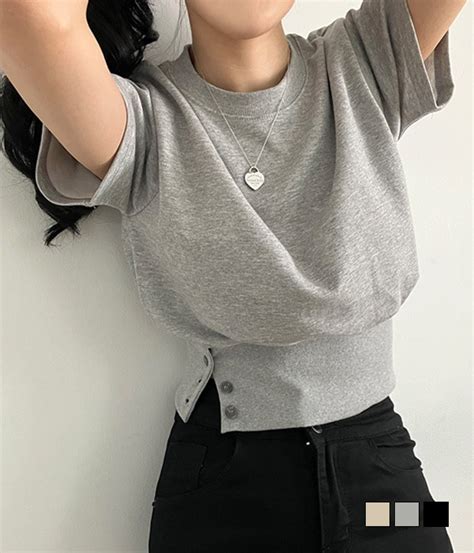 기프티박스 무료배송 몸매완성 허리잘록 쓰리버튼 밑단 시보리 크롭 반팔 티셔츠 맨투맨