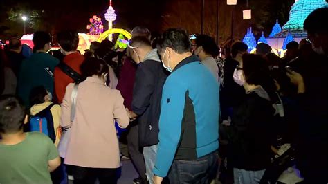 台灣燈會單日參展人次破百萬 國父紀念館人潮若達9成將啟動預警
