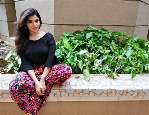 Aathmika Photos Hd Images Tamilglitz