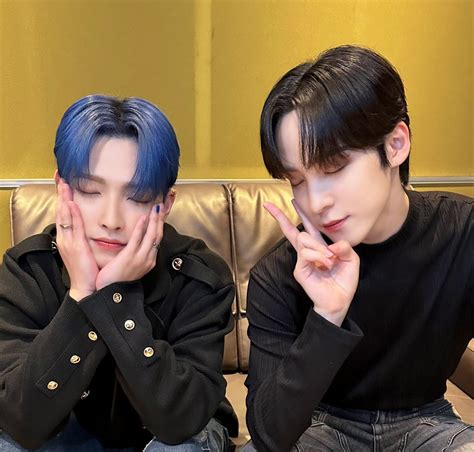 Ateez 에이티즈 On Twitter [📷] 아이돌라디오 홍중 윤호 Dj Behind Photo ⠀ 싱그러운 유월에도 댕쭝디의 에이티니를 향한 사랑은 계속된다 😆