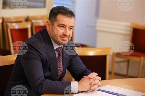 Парламентът избра Момчил Мавров за подуправител на НЗОК - Утро