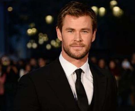 Chris Hemsworth Shares Selfie With Quokka Desinema
