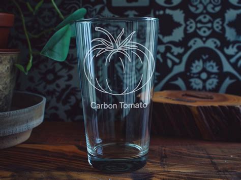 Carbon Tomato Design Pint Glass Crisp Tomato Graphic Beer Glass