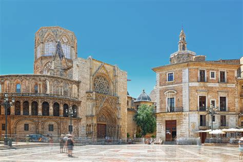 Plaza De La Virgen De Valencia Guía De Su Historia Rent Bike Virgen