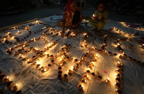 인도 빛의 축제 디왈리 등불 개수 세계 신기록 달성 파이낸셜뉴스