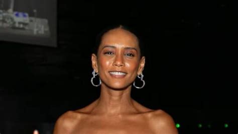 Foto Taís Araújo Arrasa Em Look Decotado Purepeople