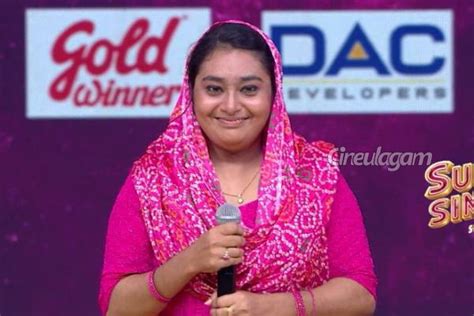 காதல் கல்யாணத்தால் பிரிந்த மகளை சூப்பர் சிங்கர் சீனியர் மேடையில் சந்தித்த தந்தை