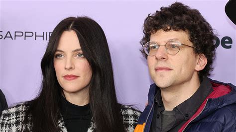 Jesse Eisenberg And Riley Keoughs ‘sasquatch Sunset Weirds Out Sundance With Bigfoots Having