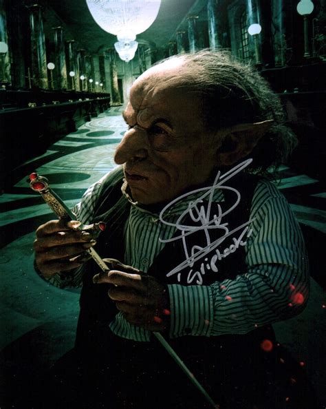 Warwick Davis Harry Potter And The Deathly Hallows Part Ii 8x10 Signe