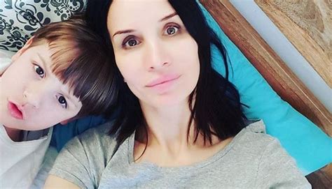 Syn Przygl Da Si Jej W K Pieli Nago Przy Dziecku To Co Naturalnego Wp Kobieta