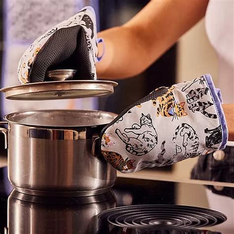 Ulster Weavers Feline Friends Pair Of Micro Oven Mitts Freemans