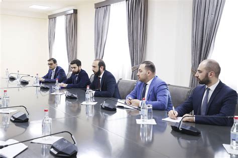 Araratnews Արարատ Միրզոյանը հանդիպել է Արցախի պատվիրակությանը