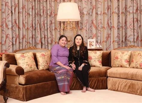 Photo Gallery พระองค์เจ้าอทิตยาทรฯ ถวายเค้กช็อกโกแลตวันคล้ายวันประสูติแด่พระมารดา