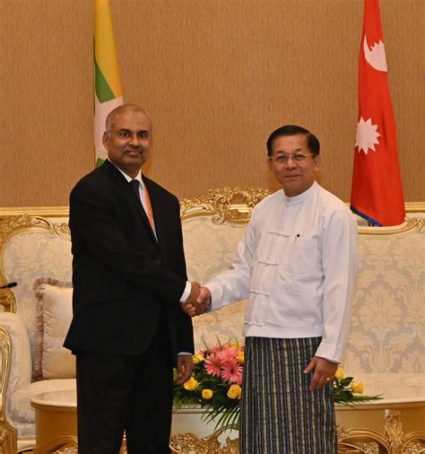 နိုင်ငံ‌တော်စီမံအုပ်ချုပ်ရေးကောင်စီဥက္ကဋ္ဌ နိုင်ငံတော်ဝန်ကြီးချုပ်ဗိုလ်ချုပ်မှူးကြီး မင်းအောင်လ