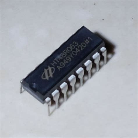 Jual HT R B HT R Holtek IC Dip Enhanced I O Type Bit OTP Micro HT R R B