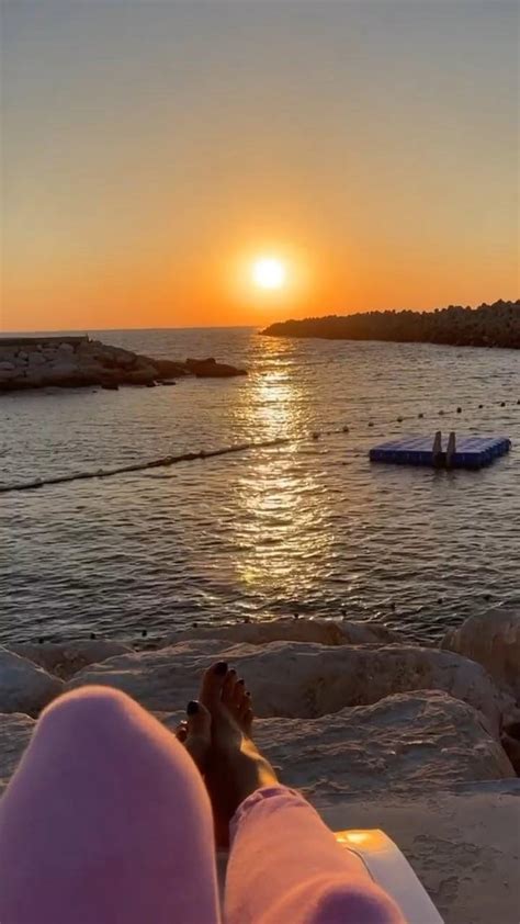 If You Dont Know Sandy Farah Youre Missing Out On One Of The Best