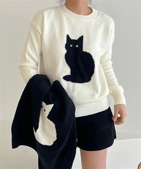 고양이 니트 라운드 긴팔 캐주얼 노멀핏 겨울 캐릭터 상의 러블리 따뜻함 부드러움 에이블리