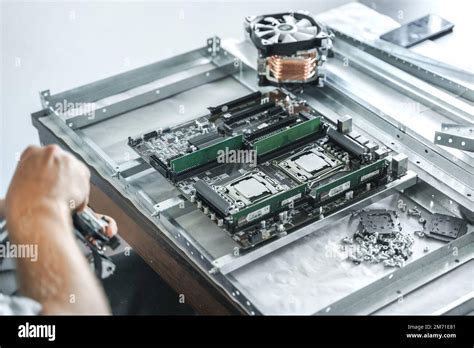 Man Engineercollectorindependent Self Computer Assembly Mounting