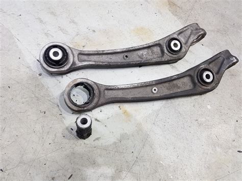 아우디 S7 A7 차량 주저앉음 에어 서스펜션 시스템 결함 경고등 점등 서행 비포장도로 주행 시 하체 소음 발생 로워 암 어퍼