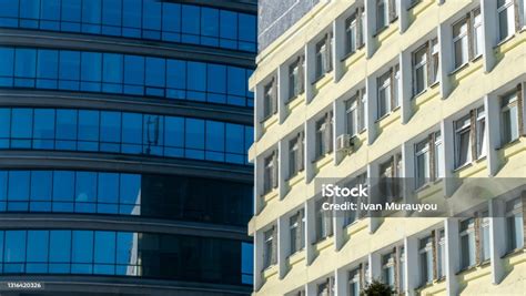 현대적인 건물의 조각 현대 건축 디자인 현대 사무실 건물의 구조 유리 외관 추상 아키텍처 조각입니다 아키텍처 개념입니다 0명에 대한 스톡 사진 및 기타 이미지 Istock